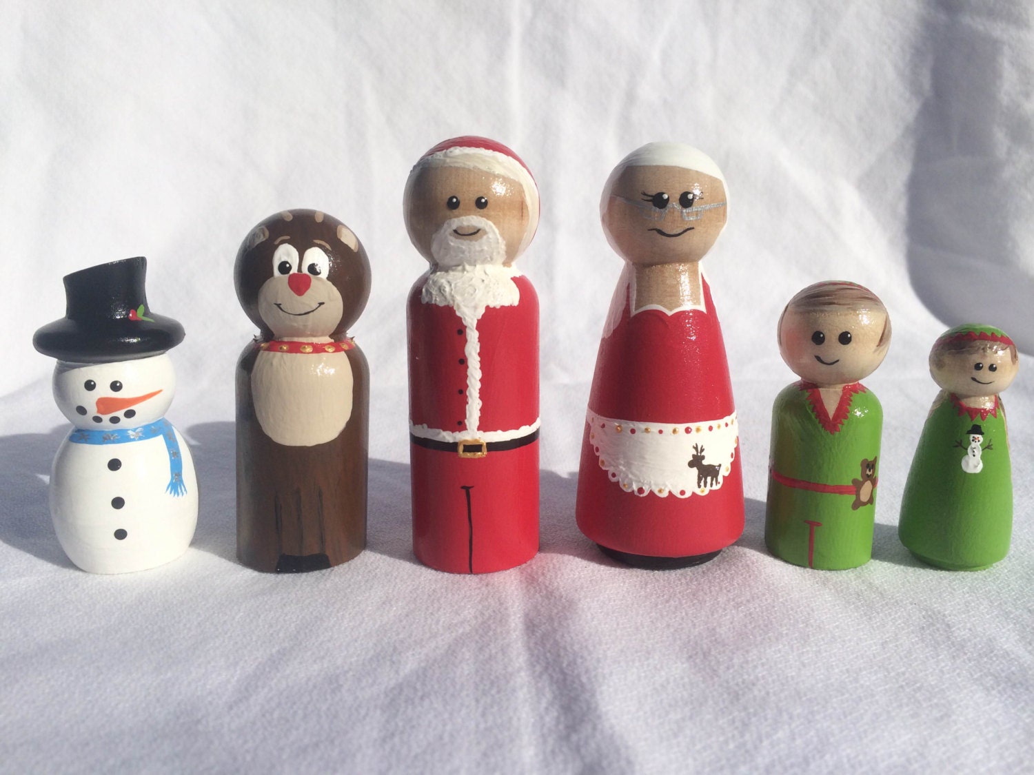 Christmas Themed Hand Painted Wooden Peg People, Santa Claus ~ Mrs ...