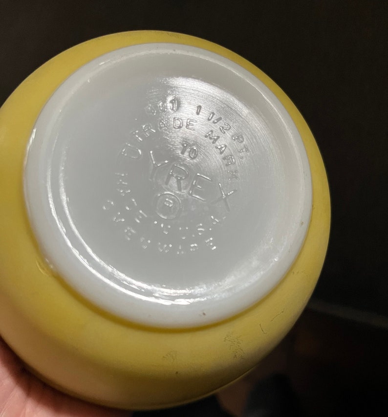 Vintage Sunflower Yellow and Orange Pyrex Mixing Bowls 401, 402, and ...