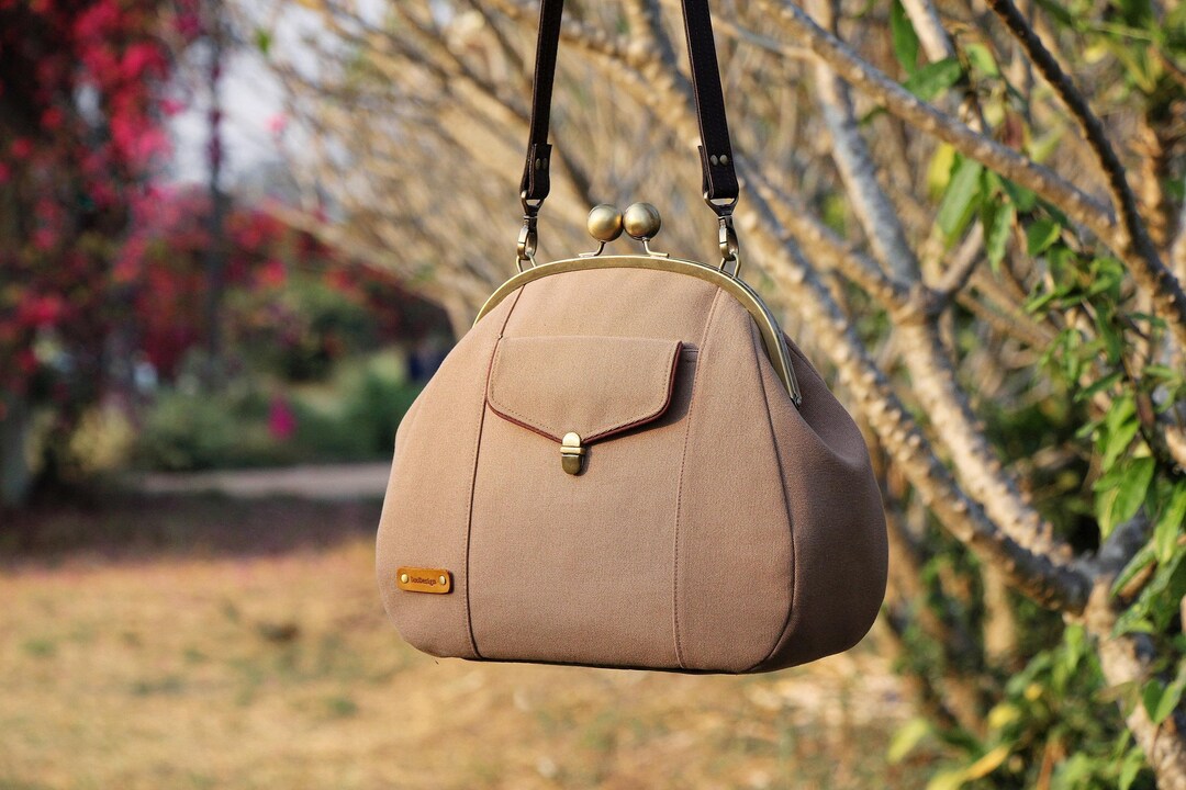 Large Canvas Kiss Lock Frame Bag: Vegan Leather Shoulder Bag - Etsy