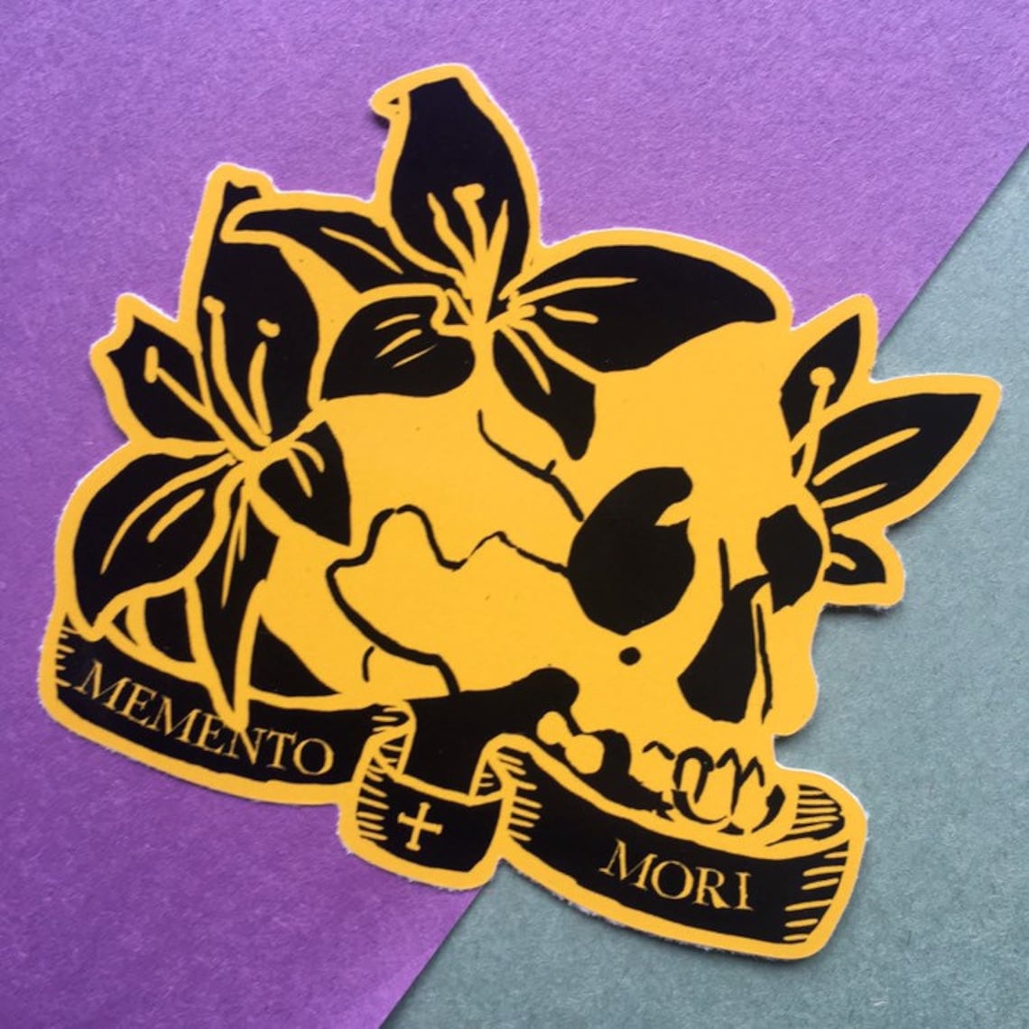 Memento Mori 10cm vinyl sticker skull woth flowers gothic | Etsy