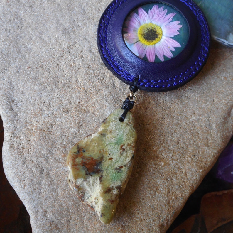 Chrysoprase and Magnified Pink Paper Daisy Everlasting Flower Necklace ...