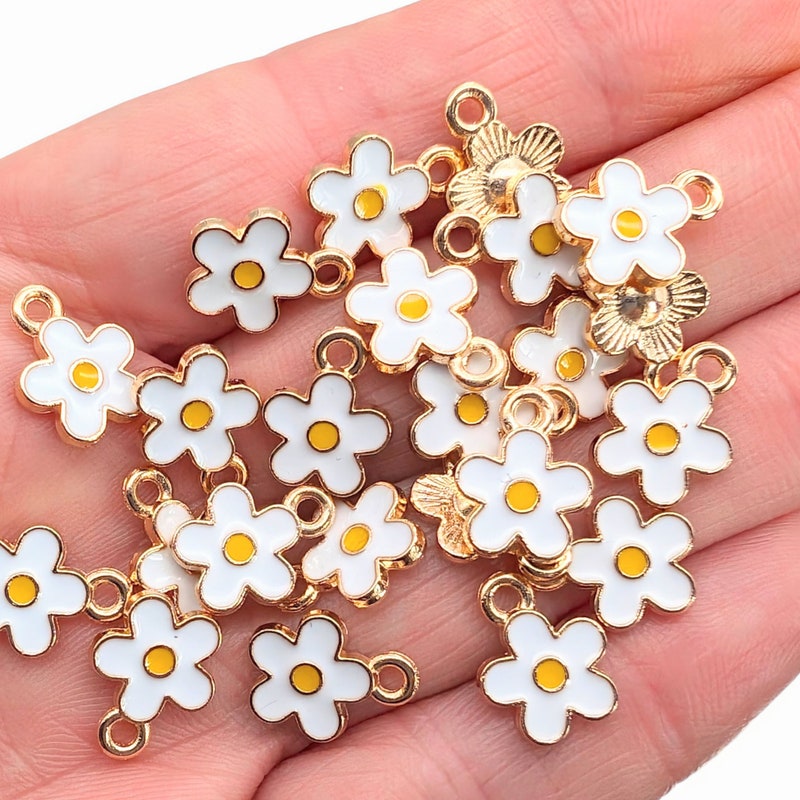 Daisy Charms - Etsy
