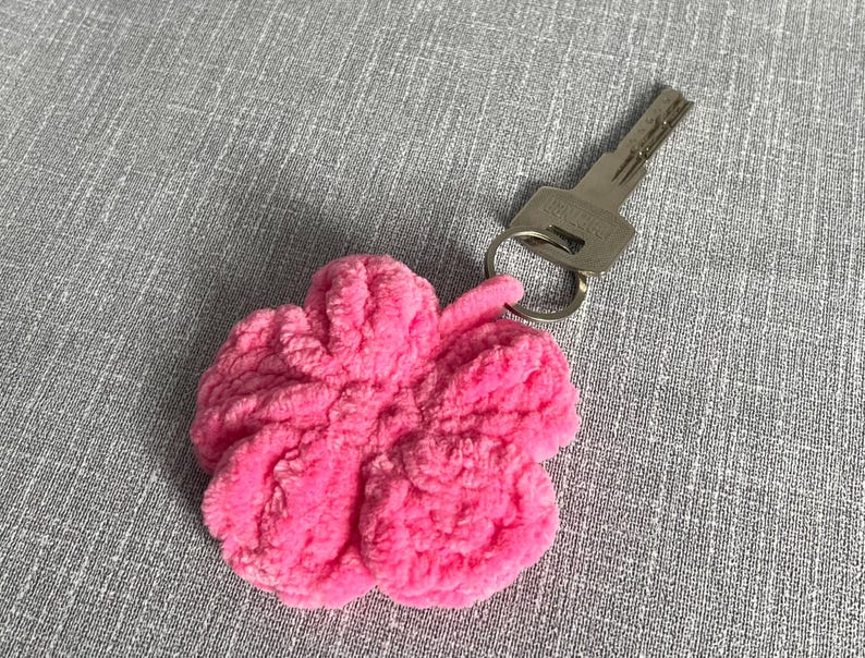 Crochet Flower Keychain Pattern, Amigurumi Tutorial, Beginner PDF, Bag ...