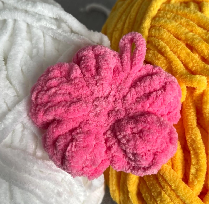 Crochet Flower Keychain Pattern, Amigurumi Tutorial, Beginner PDF, Bag ...