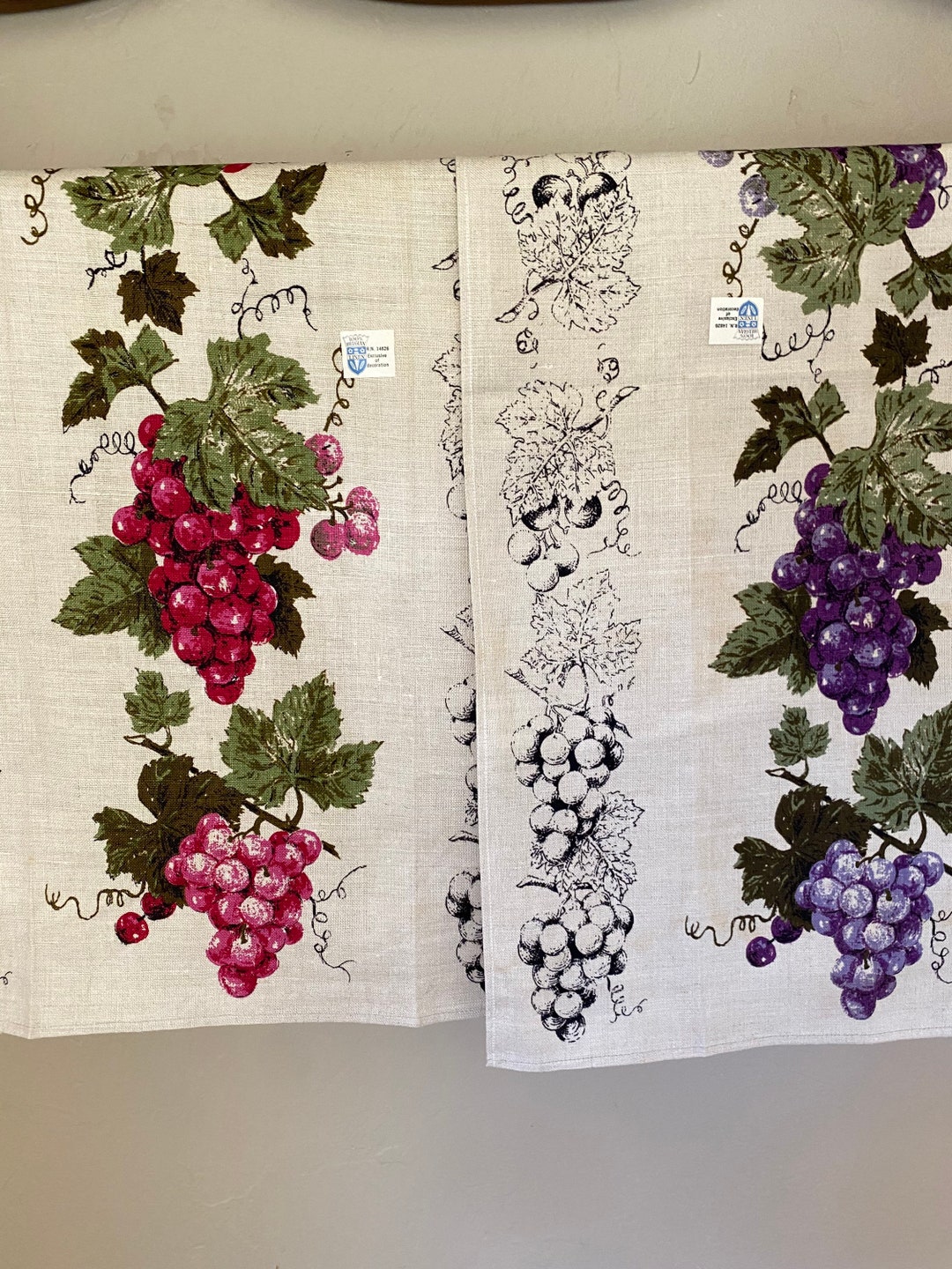 Vintage LUTHER TRAVIS Linen Tea Towel grapes on the Vine Design Book ...