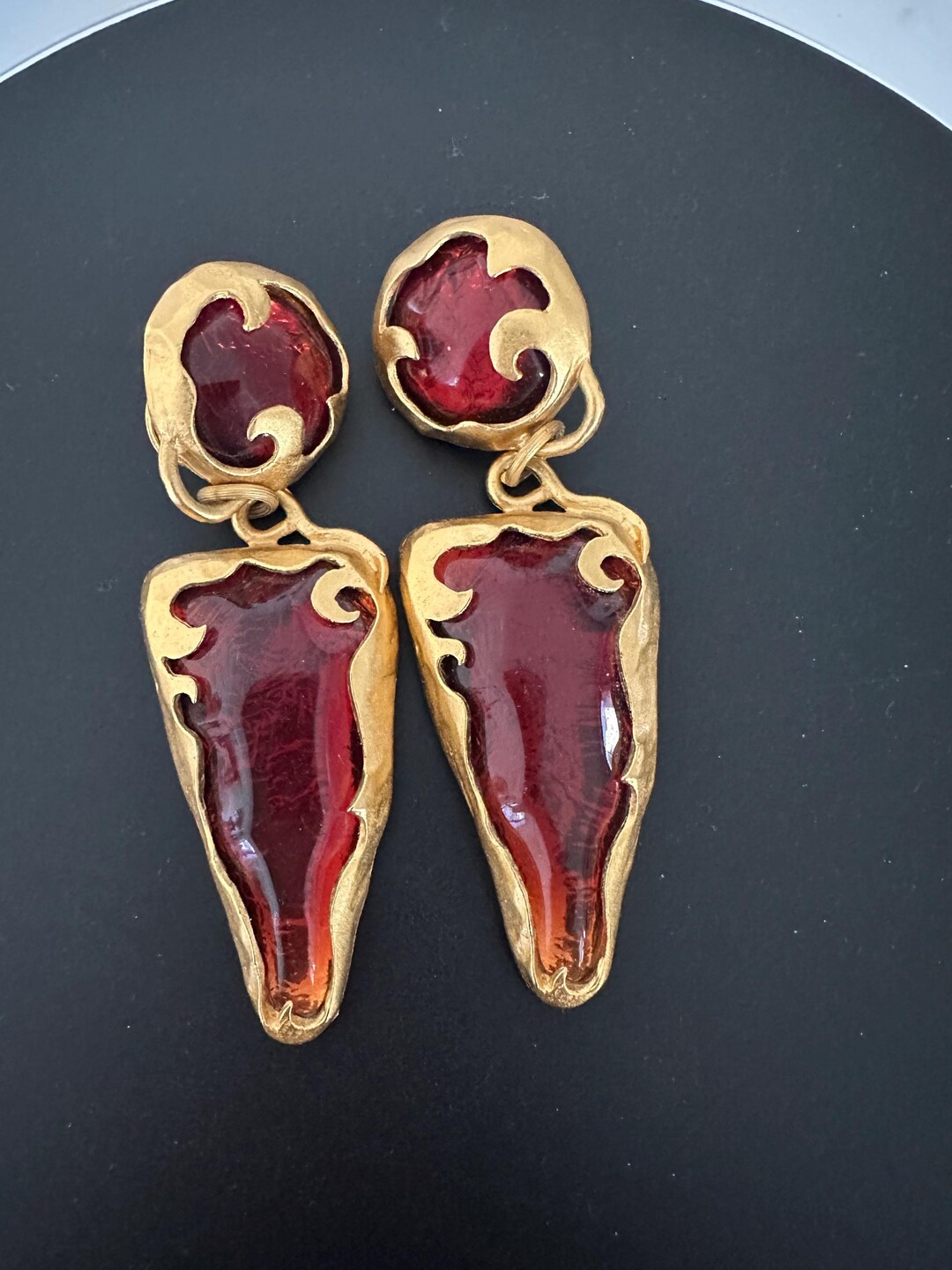 Vintage 1980s Dangle Duster Style Gold Clip Earrings With Rust Resin ...