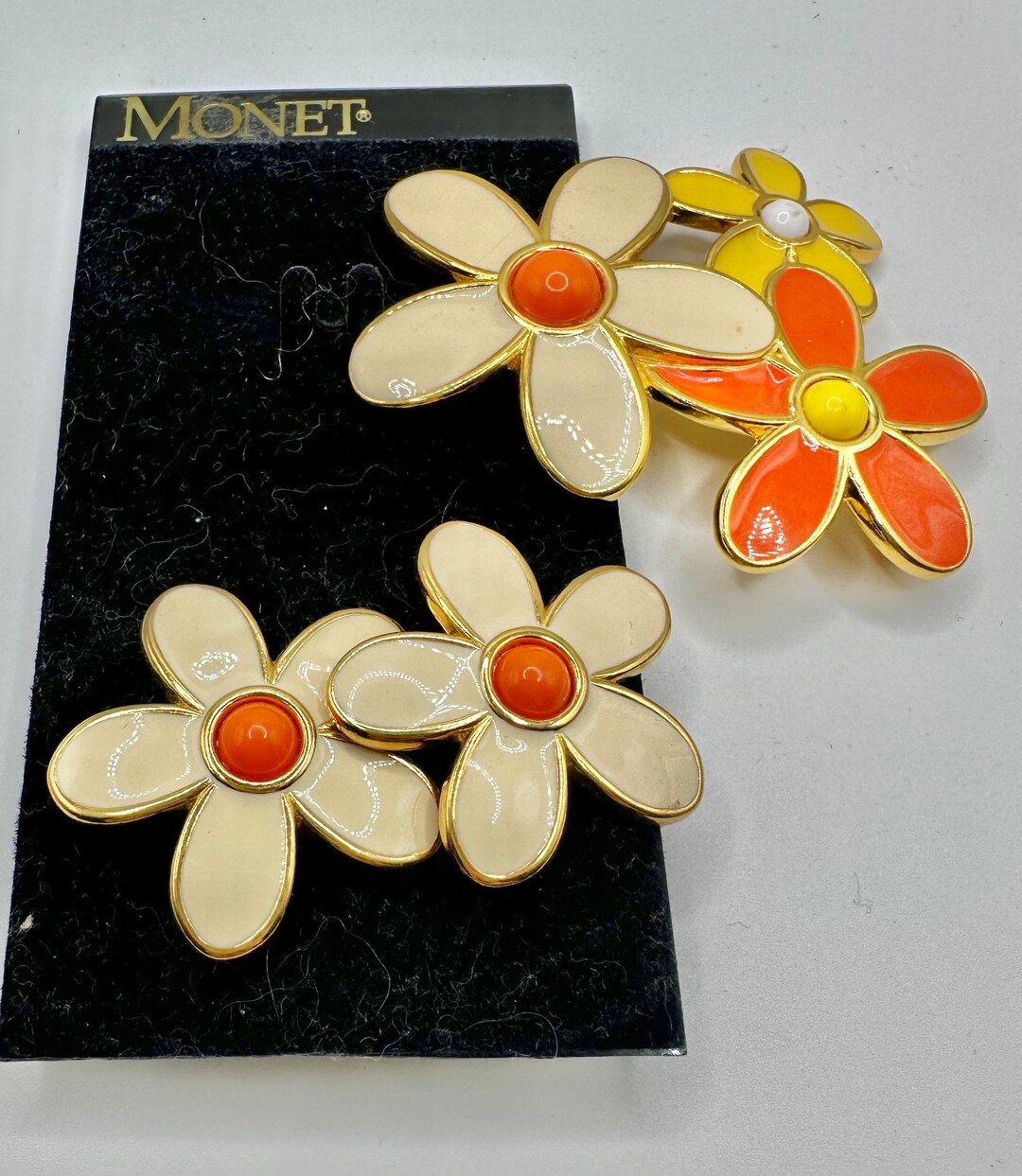 Monet Jewelry Vintage Mod Enameled Flower Pin & Pierced Earrings Set ...