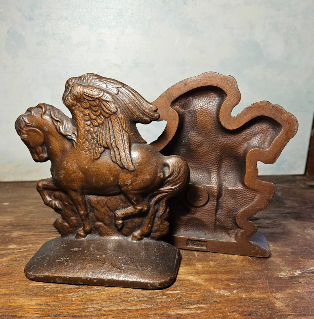Antique Pegasus Sculpture Bookends,divine Horse Symbolizing Freedom ...