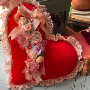 Red Vintage Style Valentine/ Heart Table, Top Decor - Etsy