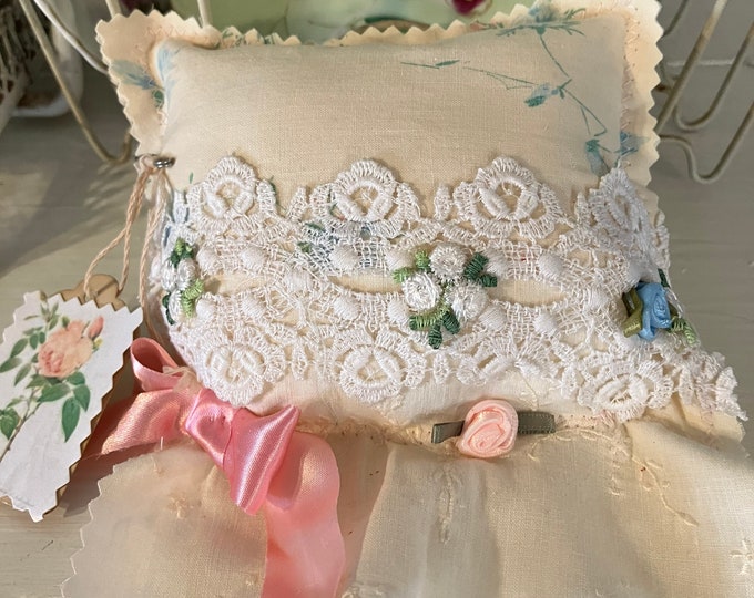 Vintage Lace Pin Cushion/ Tiny Lace Table Decor - Etsy