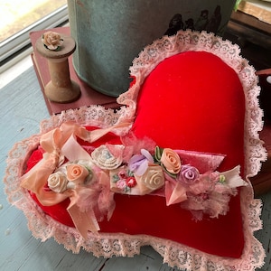 Red Vintage Style Valentine/ Heart Table, Top Decor - Etsy