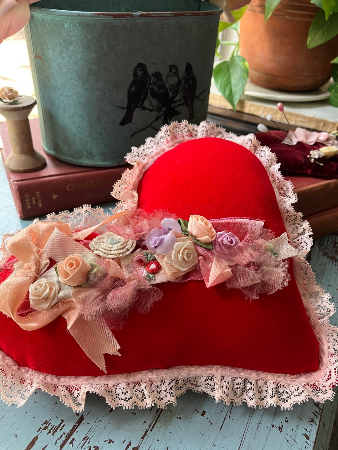 Red Vintage Style Valentine/ Heart Table, Top Decor - Etsy