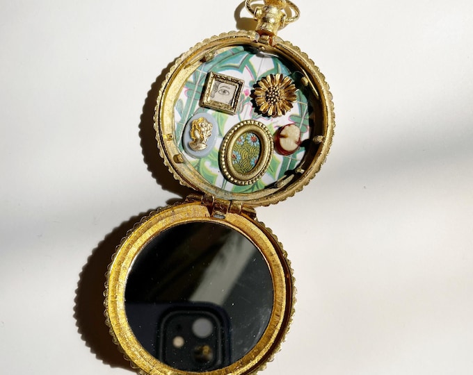 Gallery Wall Cameo Compact Mirror - Etsy