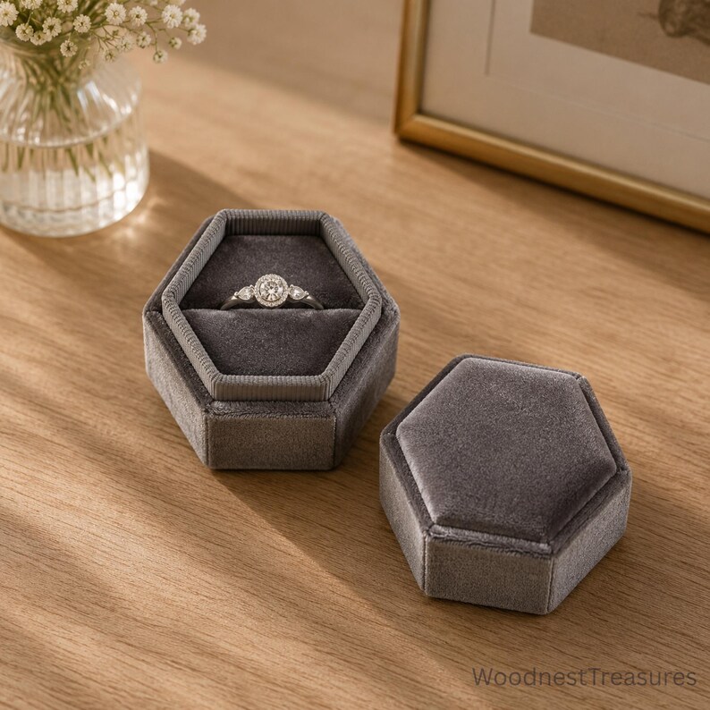 Velvet Ring Box, Luxury Engagement Ring Case,soft Jewelry Gift Box for ...