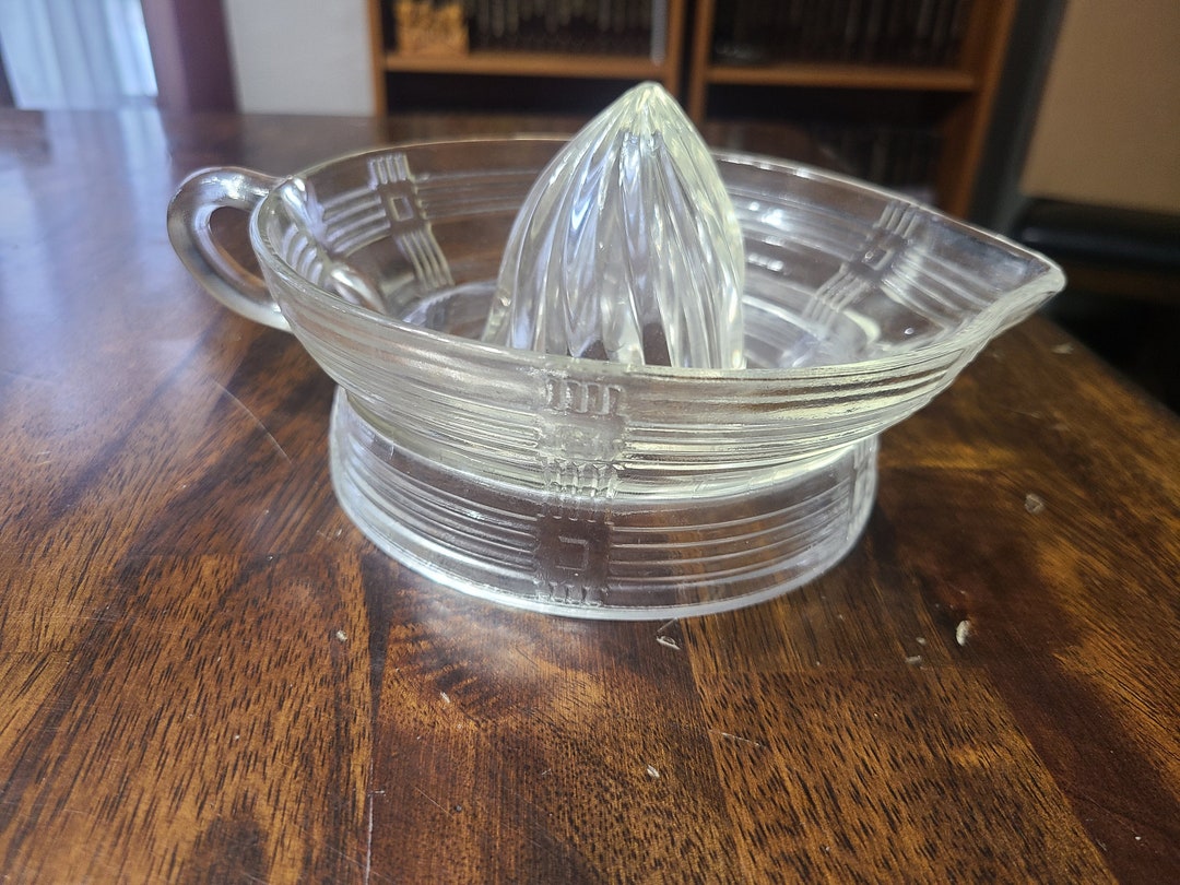 Vintage Juice Reamer by Hazel Atlas Juicer Crisscross Clear Glass ...