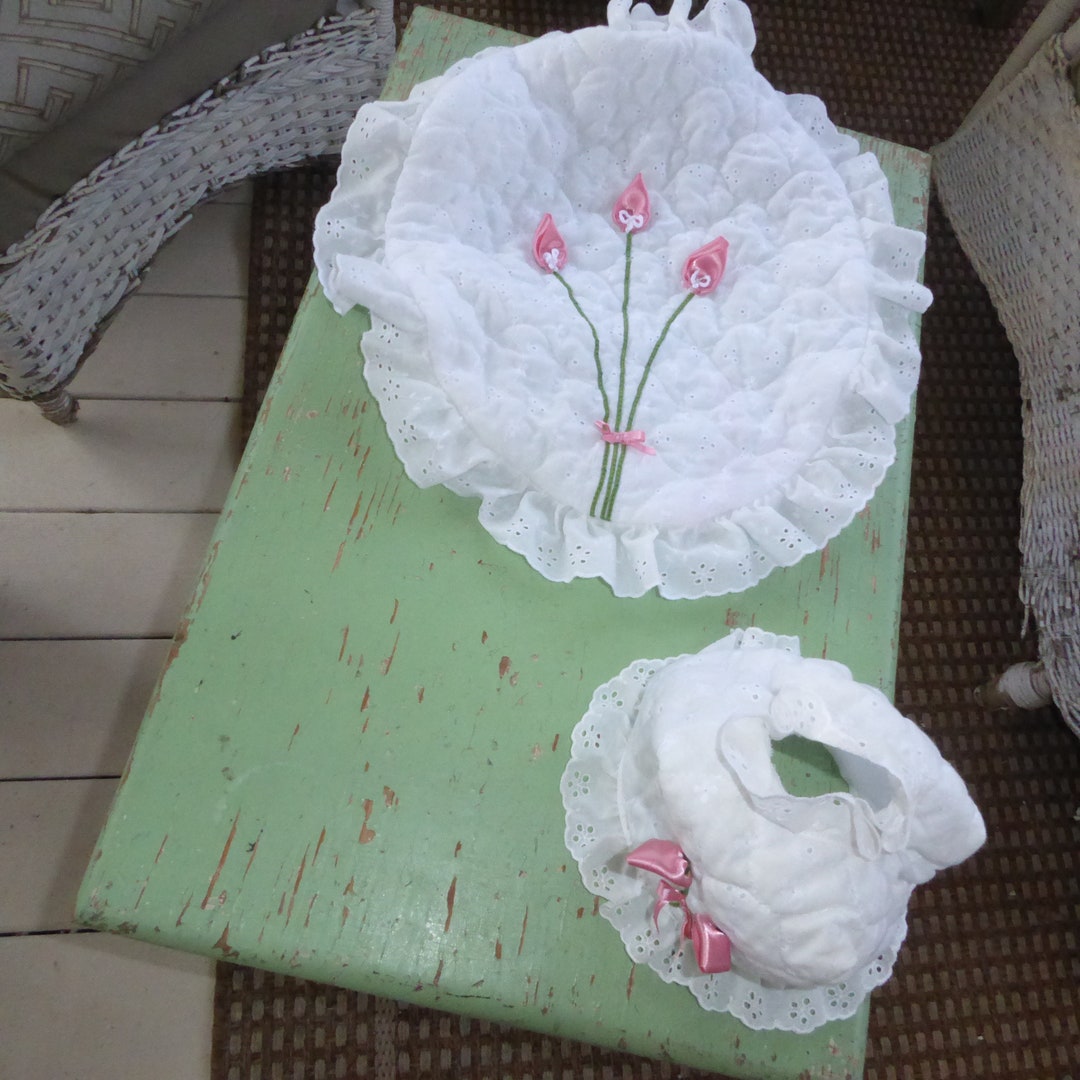 Vintage Pair White Eyelet Trimmed 12 Pillow Sham & 5 1/2round Lamp ...