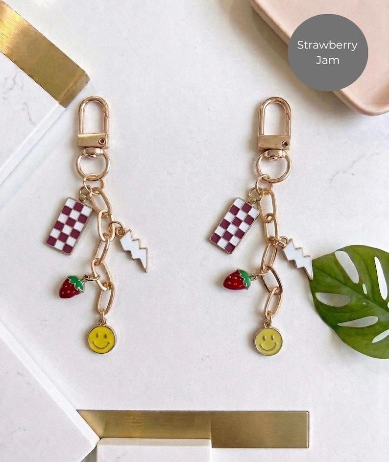Charm Keychain, Bag Charm, Trendy Gold Smiley Keychain, Checkered Bag ...