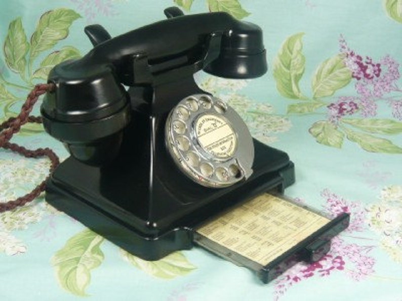 Art Deco British Vintage Pyramid Bakelite Telephone With Ringing Bell ...