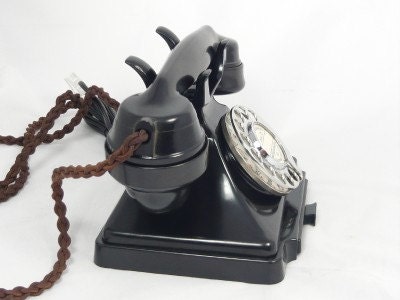 Art Deco British Vintage Pyramid Bakelite Telephone With Ringing Bell ...