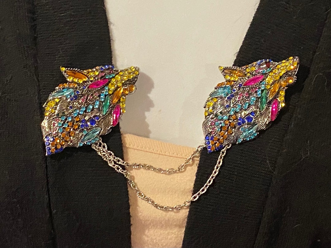 Collar Pins: Wolf, Wolves, Wolf Pack in Rhinestones - Etsy