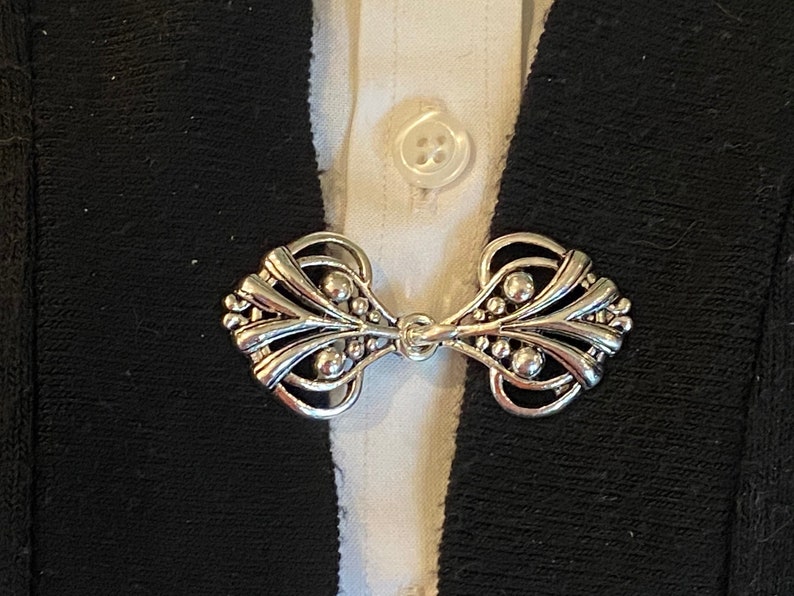 Cloak Clips Sweater Clips: Fan Style Locking Clip in Three | Etsy