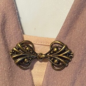 Cloak Clips, Sweater Clips: Fan Style Locking Clip in Four Colors - Etsy