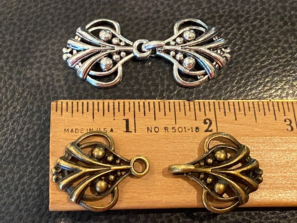 Cloak Clips Sweater Clips: Fan Style Locking Clip in Four - Etsy