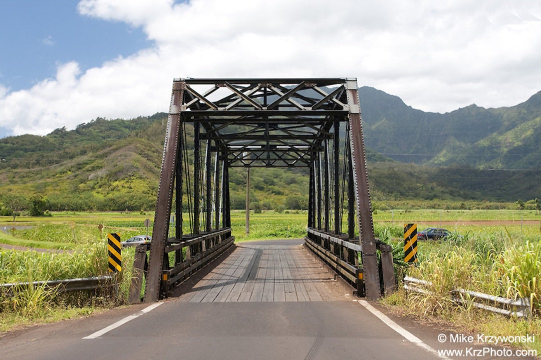 Historic Narrow Bridge in Hanalei on the North Shore of Kauai in Hawaii ...