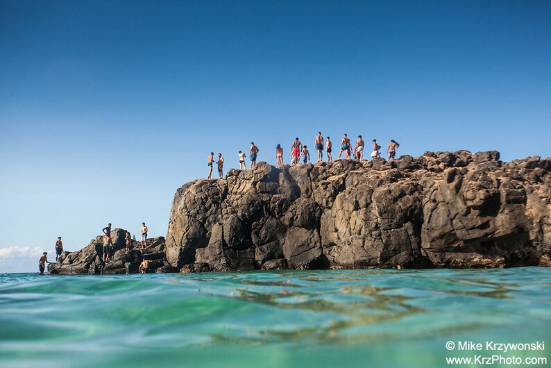 Famous Jump Rock at Waimea Bay on the North Shore of Oahu in Hawaii ...