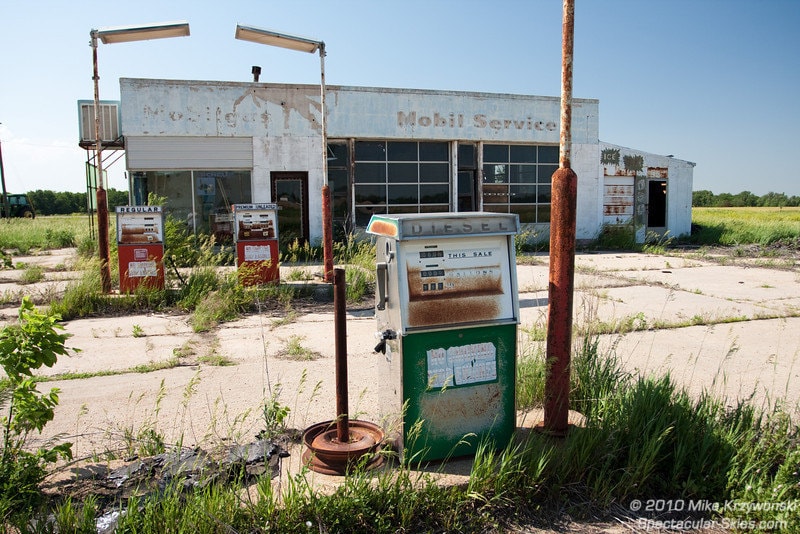 Abandoned Gas Station in Holyrood, Kansas Photo Picture Fine Art Metal ...