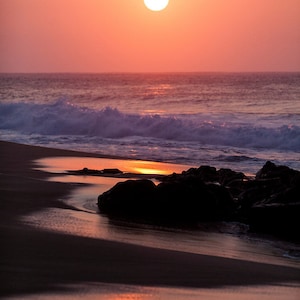 Orange Hawaiian Sunset on Oahu's North Shore in Hawaii Photo Picture ...
