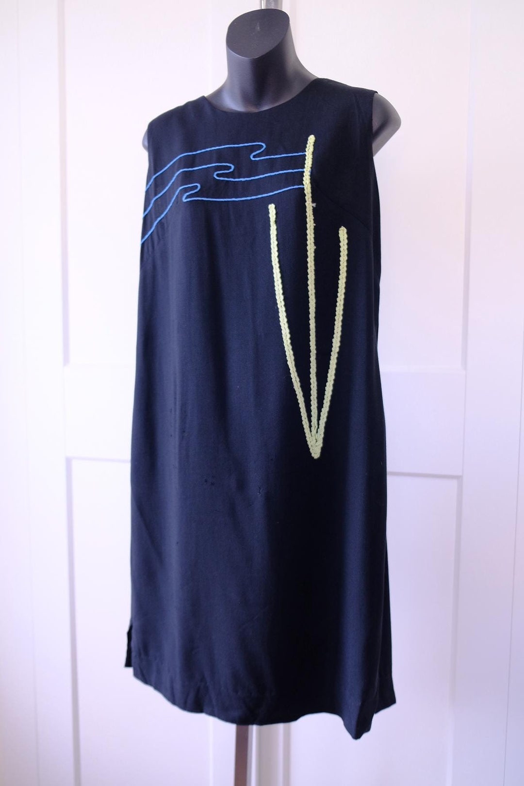 1960s Smart-miss of Miami Black Cotton Shift Dress With Embroidery ...