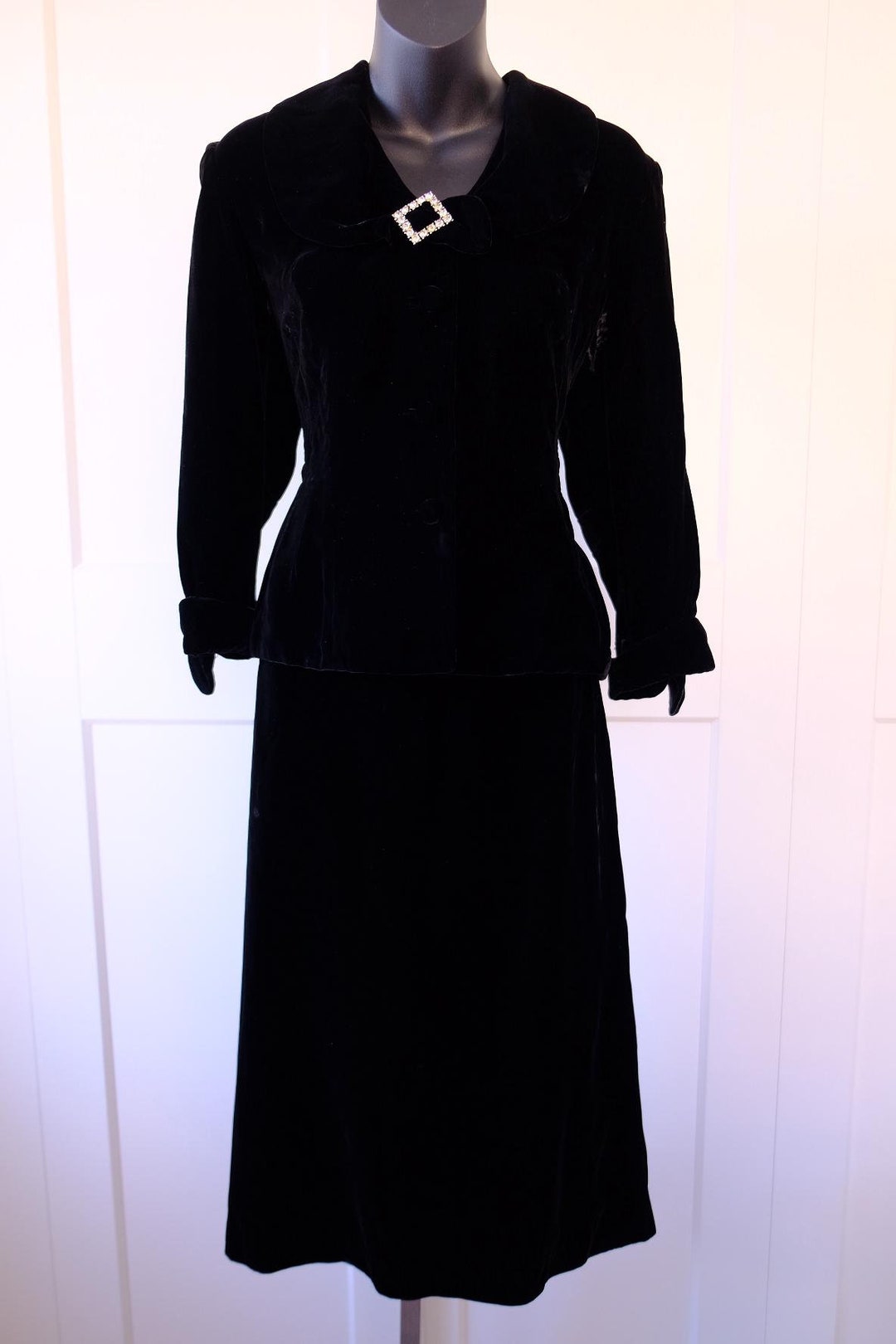 1940s 'tween Craft' Black Velvet Two Piece Set Jacket & Skirt - W: 31 ...