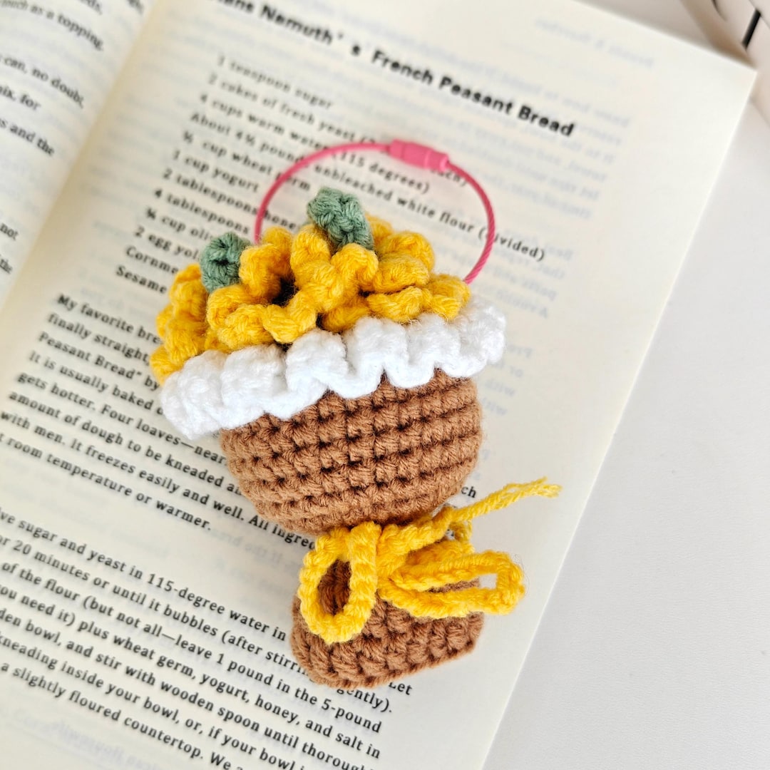 Crochet Sunflower Mini Bouquet Keychain, Cute Flower Bag Charm ...