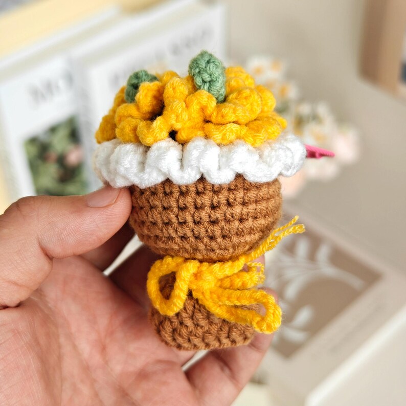 Crochet Sunflower Mini Bouquet Keychain, Cute Flower Bag Charm ...