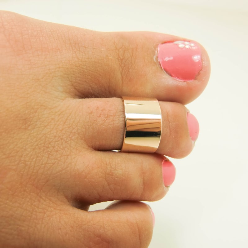 Gold Toe Ring - Etsy