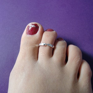 Sterling Silver Toe Ring - Simple Twist Toe Ring - Silver Single Twist ...