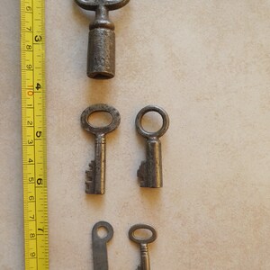 5 Small Vintage Keys, Antique Steel Key Set, Mini Collectible Steel ...