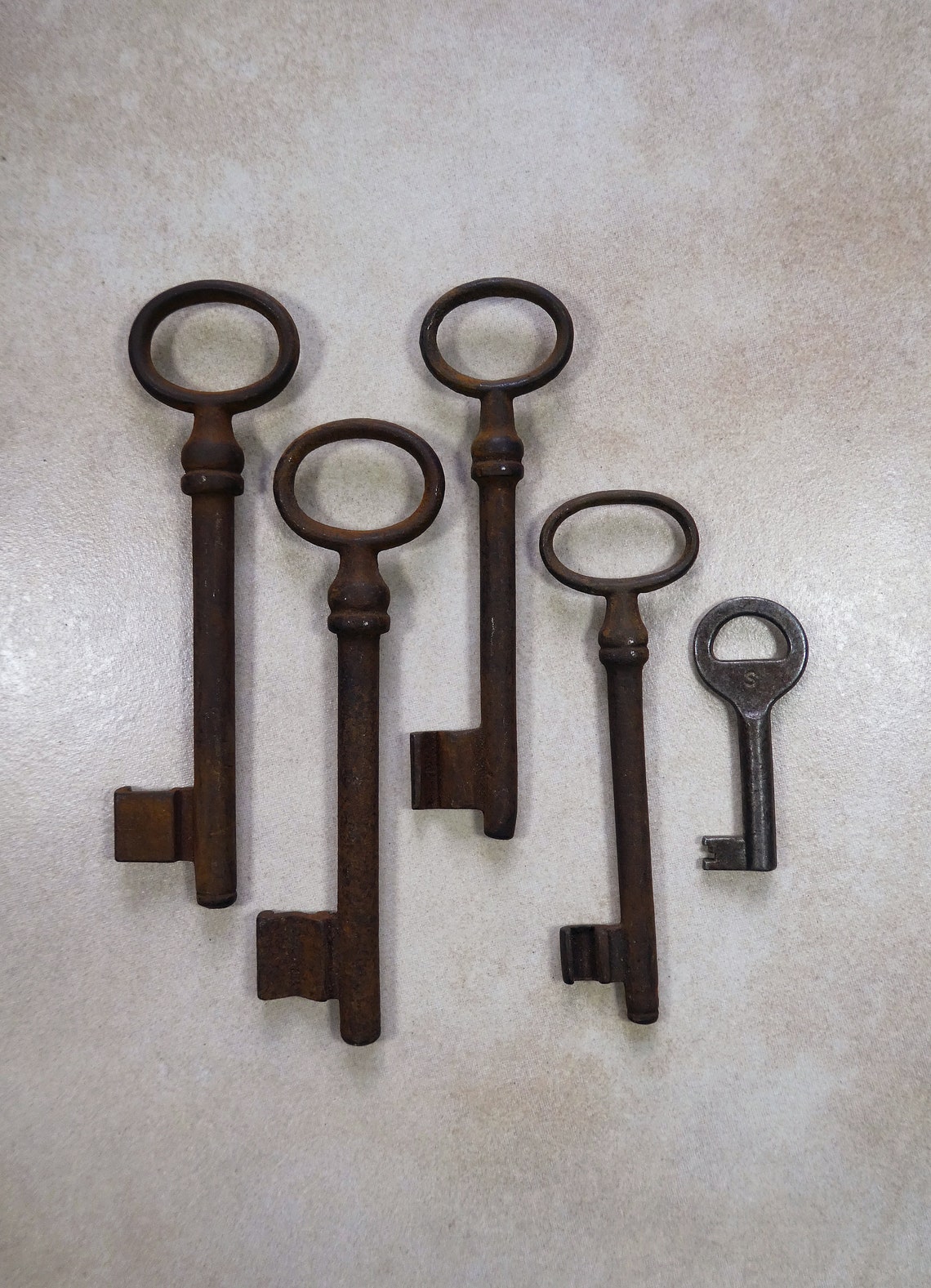 5 Vintage Steel Skeleton Keys Lot of 5 Large Rusty Antique - Etsy