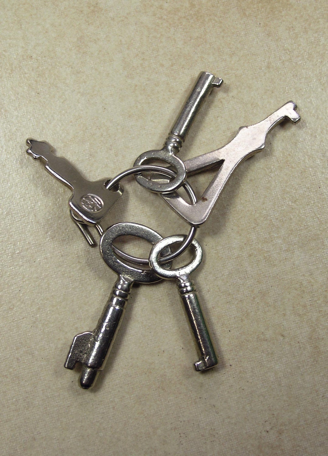 5 Small Vintage Keys, Miniature Antique Keys, Mini Collectible Steel ...