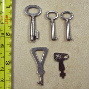 5 Small Vintage Keys, Miniature Antique Keys, Mini Collectible Steel ...
