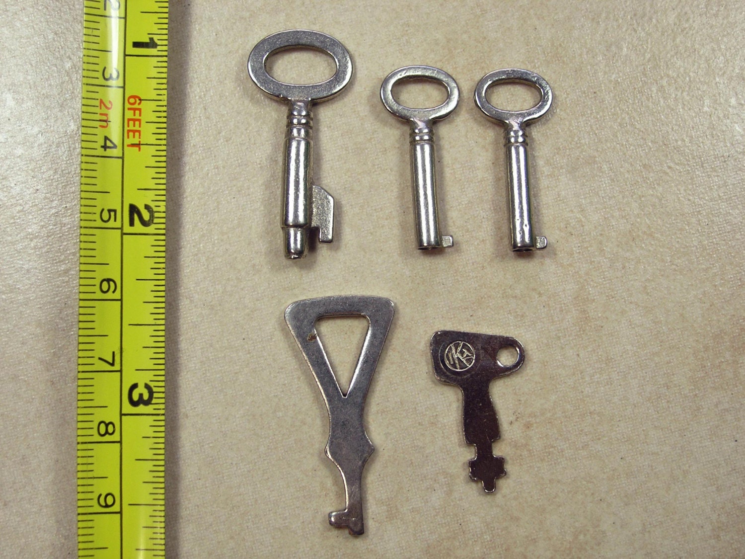5 Small Vintage Keys, Miniature Antique Keys, Mini Collectible Steel ...
