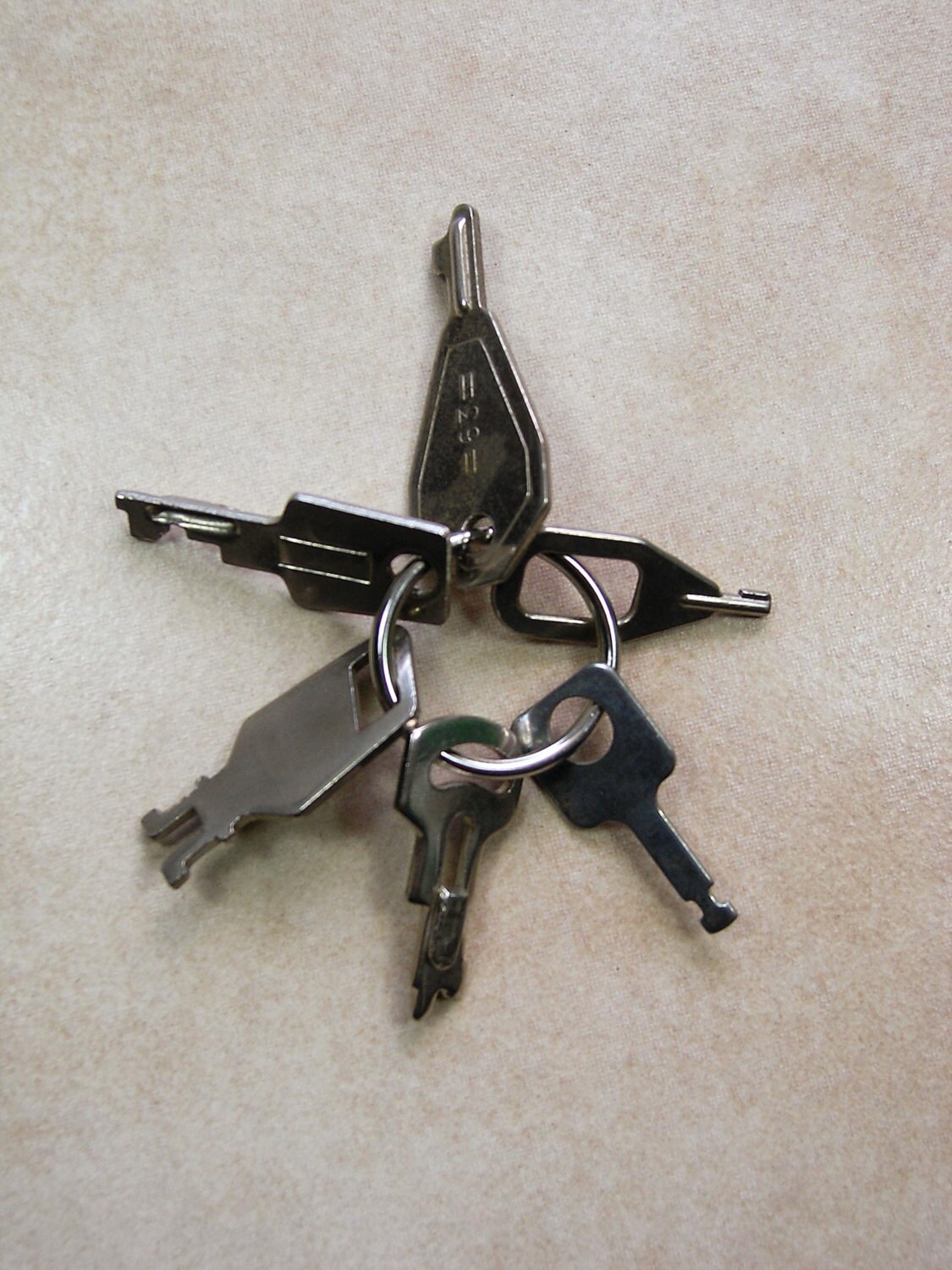 6 Small Vintage Keys, Miniature Antique Keys, Mini Collectible Steel ...