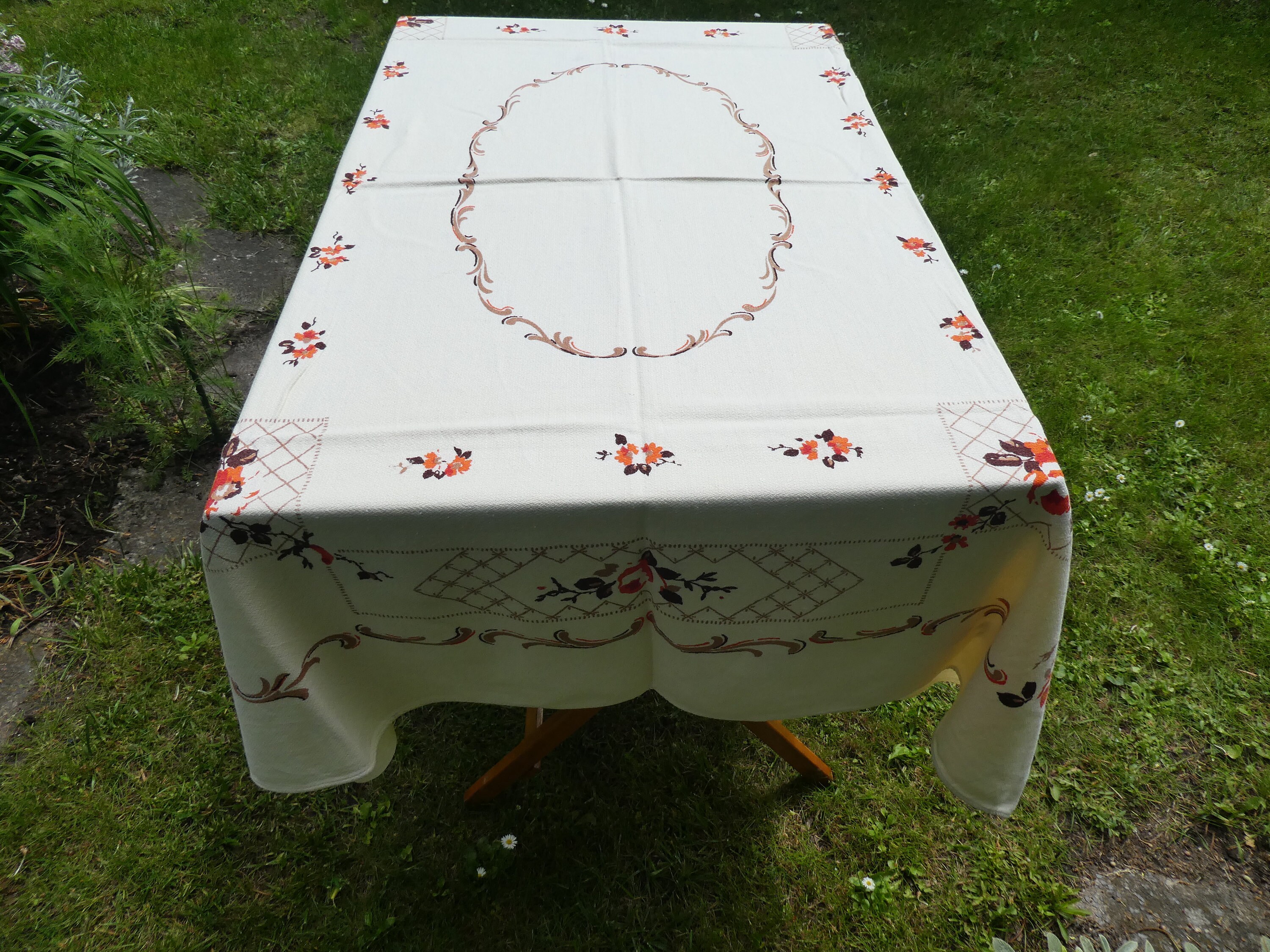 Mid Century Orange, Red, Pink Roses Tablecloth, Thick Large Cream ...