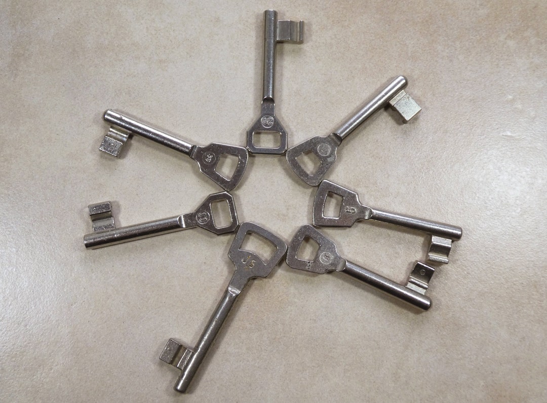 7 Vintage Steel Keys With Numbers, Lot of 7 Antique Keys, Collectible ...