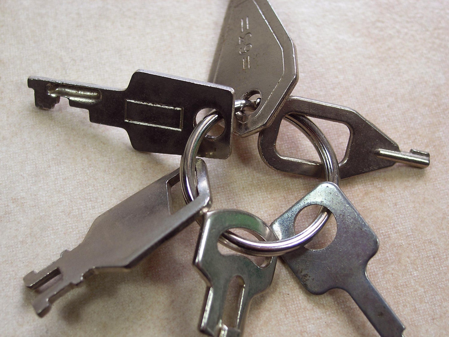 6 Small Vintage Keys, Miniature Antique Keys, Mini Collectible Steel ...