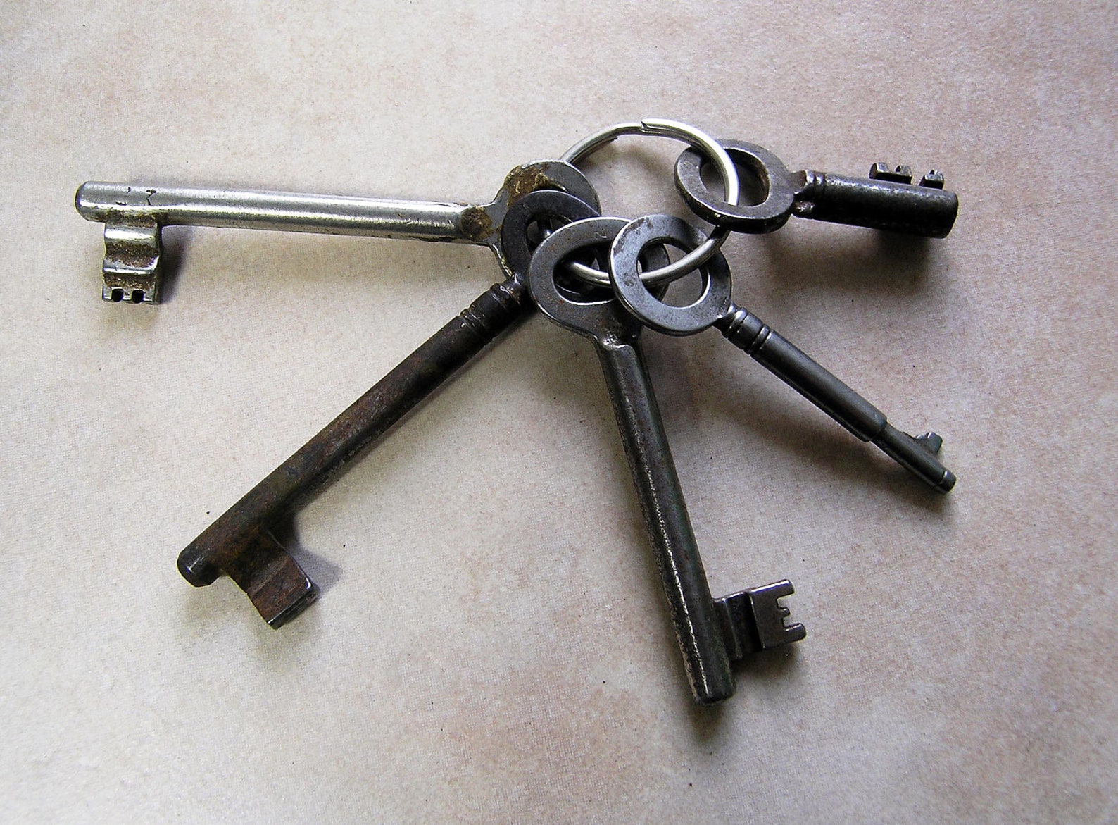 Vintage Skeleton Key Lot Set of 5 Collectible European Keys - Etsy