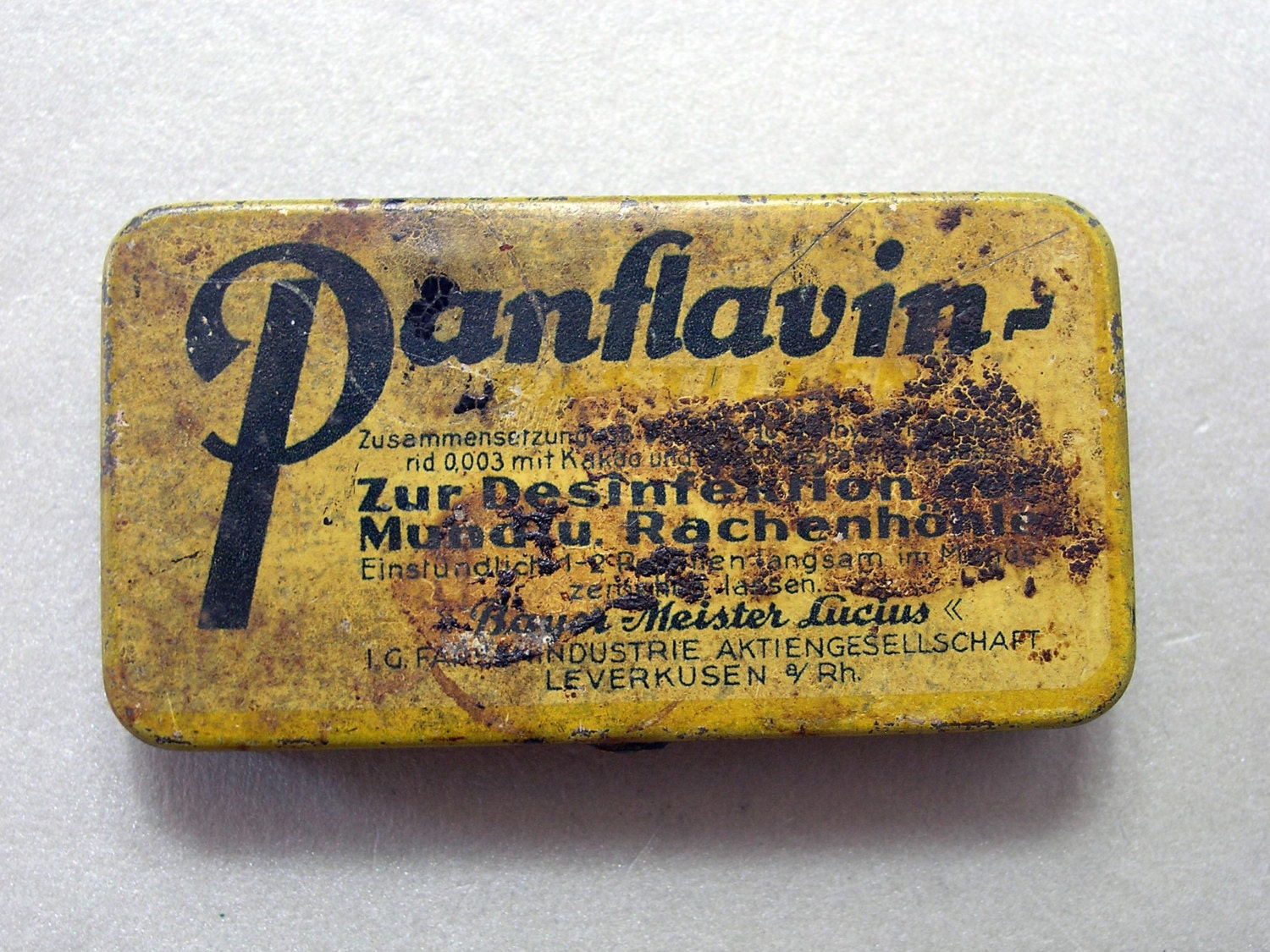 Vintage 1930s -1950s Metal Tablet Box, Metal Pill Holder, Metal ...