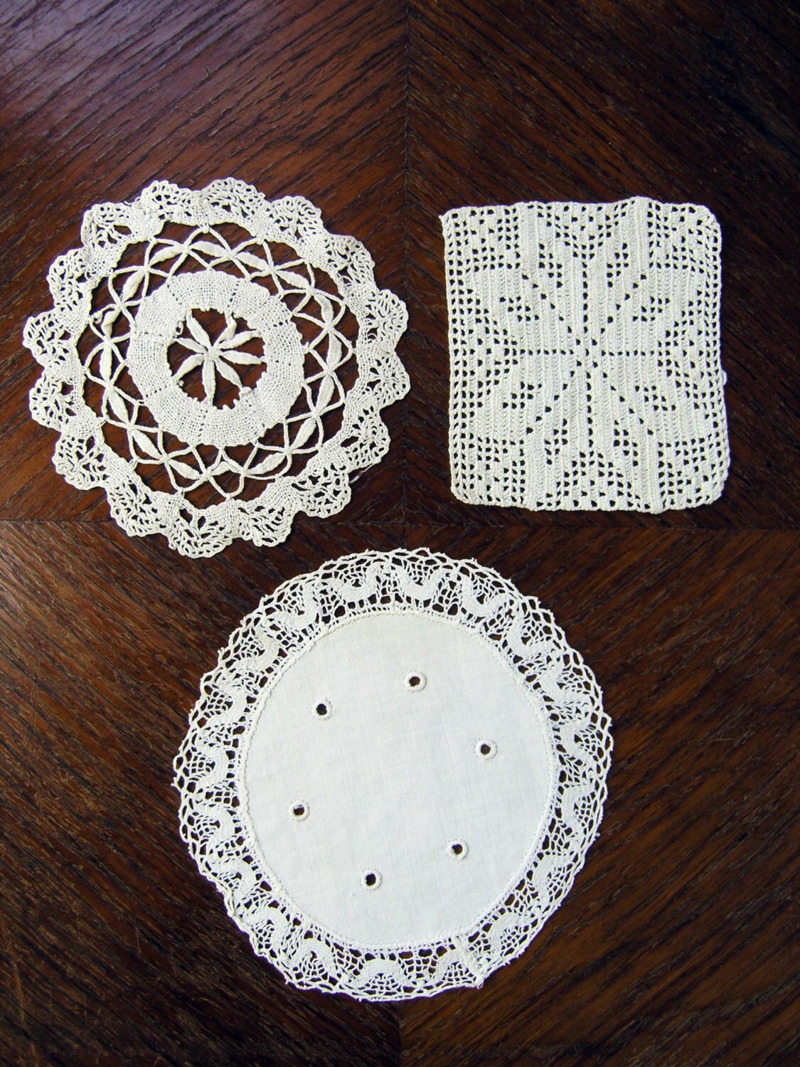 Vintage Lace Dollie Set, 4 Crocheted White Lace Dollies, Vintage Table ...