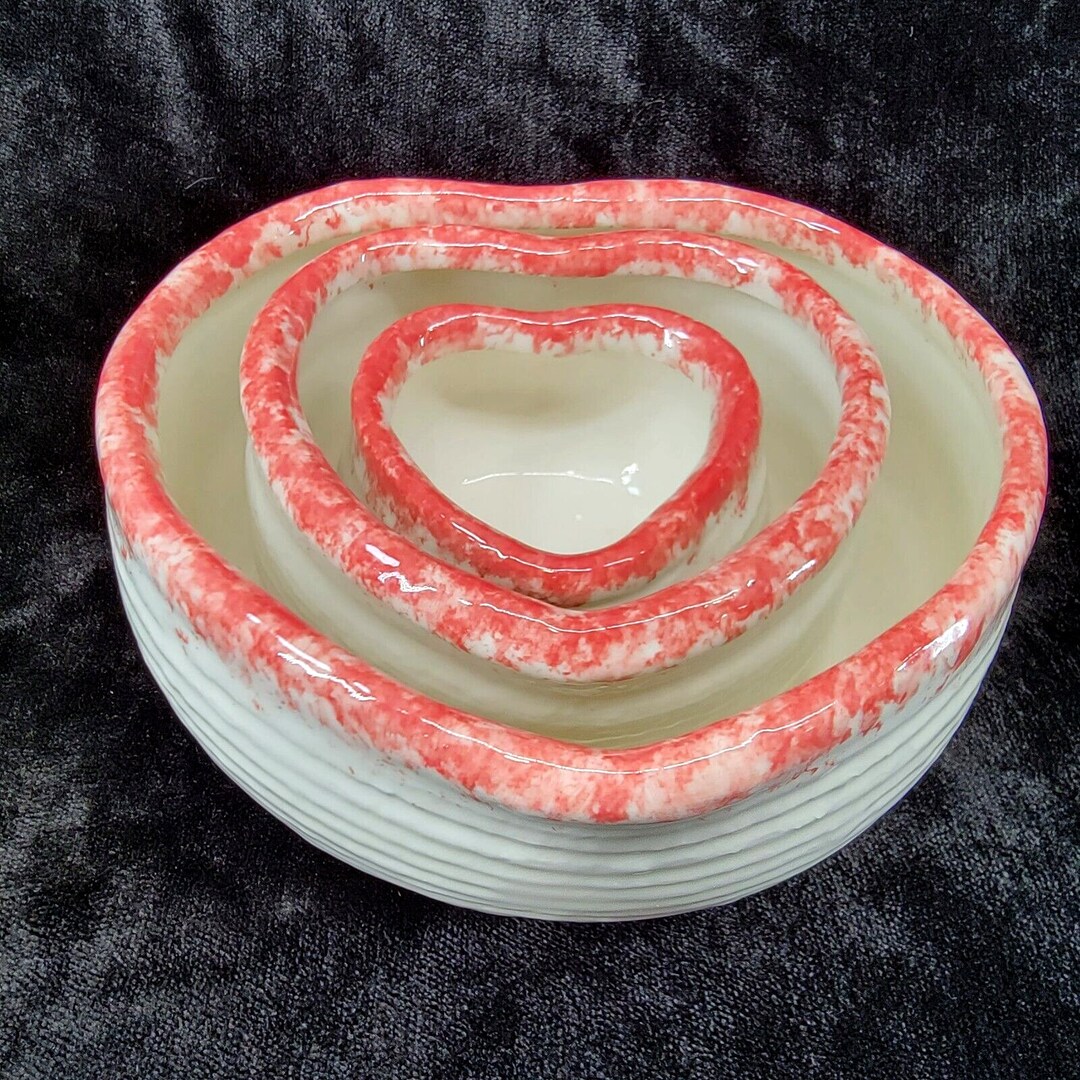 Nesting Bowls Spongewear Heart Shaped Set of 3 White Pink Vtg ...
